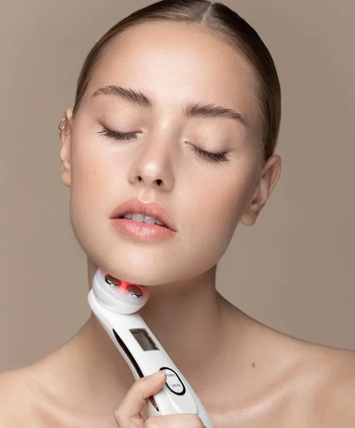 Eclipse® Light Therapy Skincare Wand | With Red and Green Light Therapy – Eclipse Skin Co