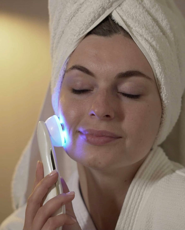 Eclipse® Light Therapy Skincare Wand | With Red and Green Light Therapy ...